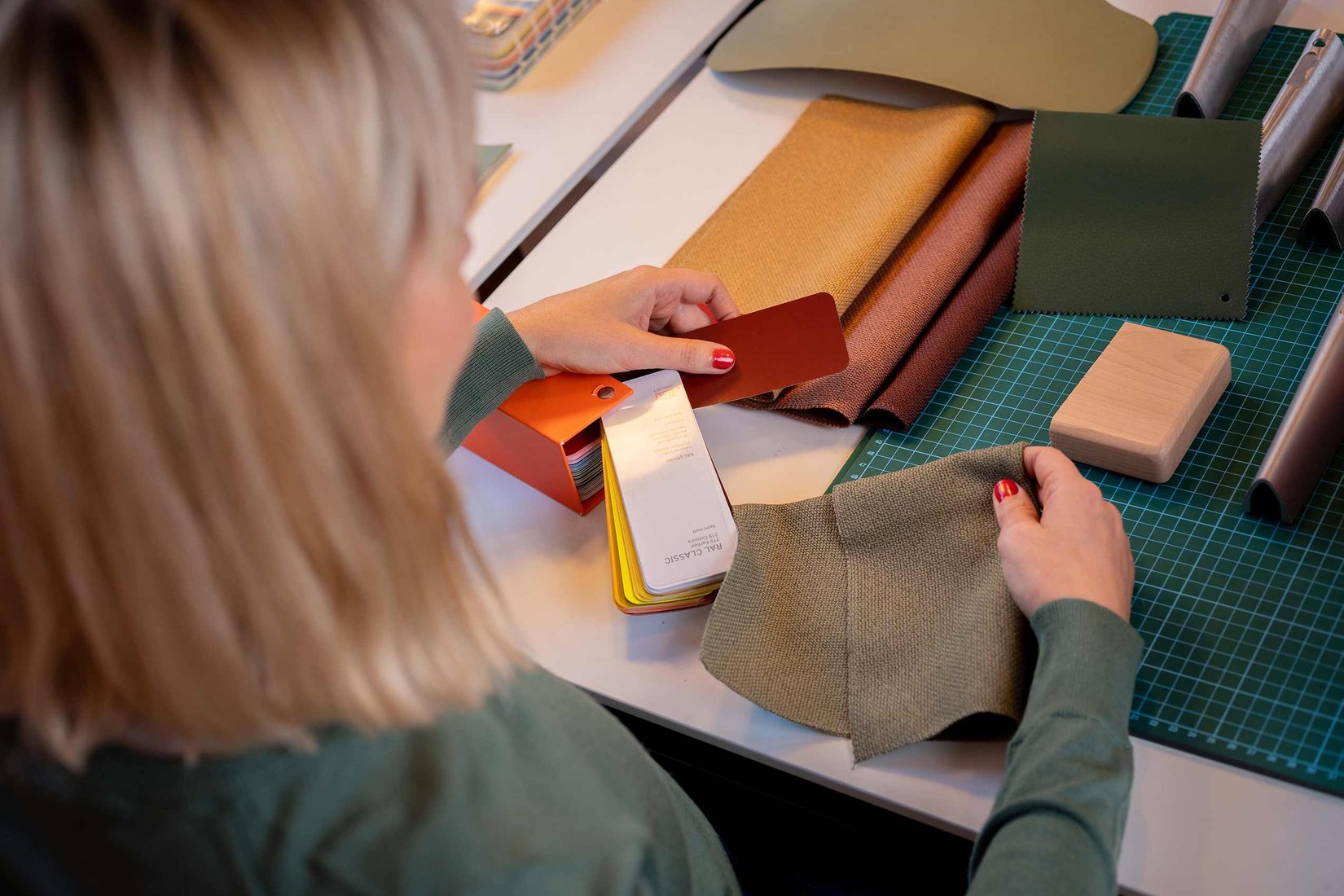 Colour and material selection in furniture with Hunting & Narud