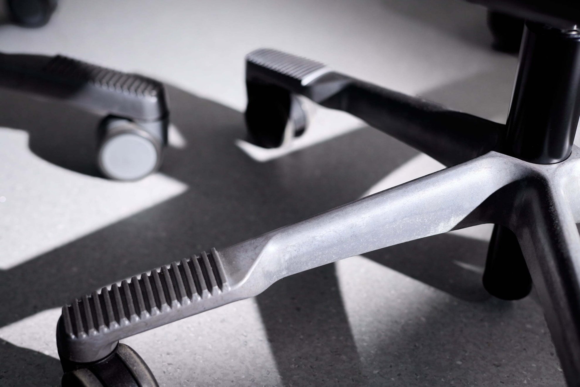 HÅG SoFi – now available in tumbled aluminium